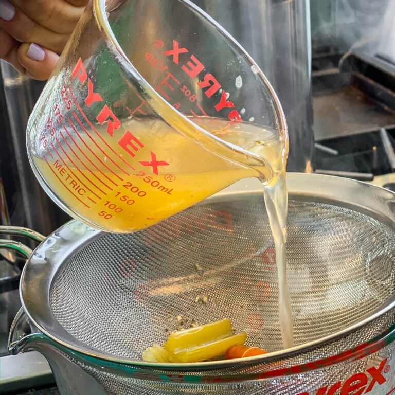 How To Make Chicken Stock From Scratch - The Lemon Bowl®