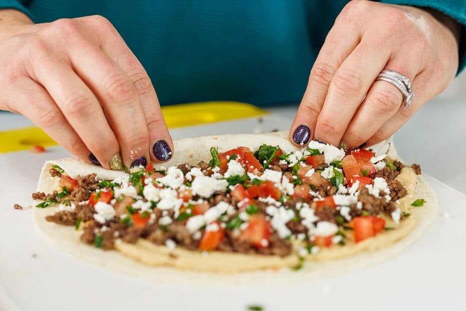 Hummus and Hushwee Pinwheels - The Lemon Bowl