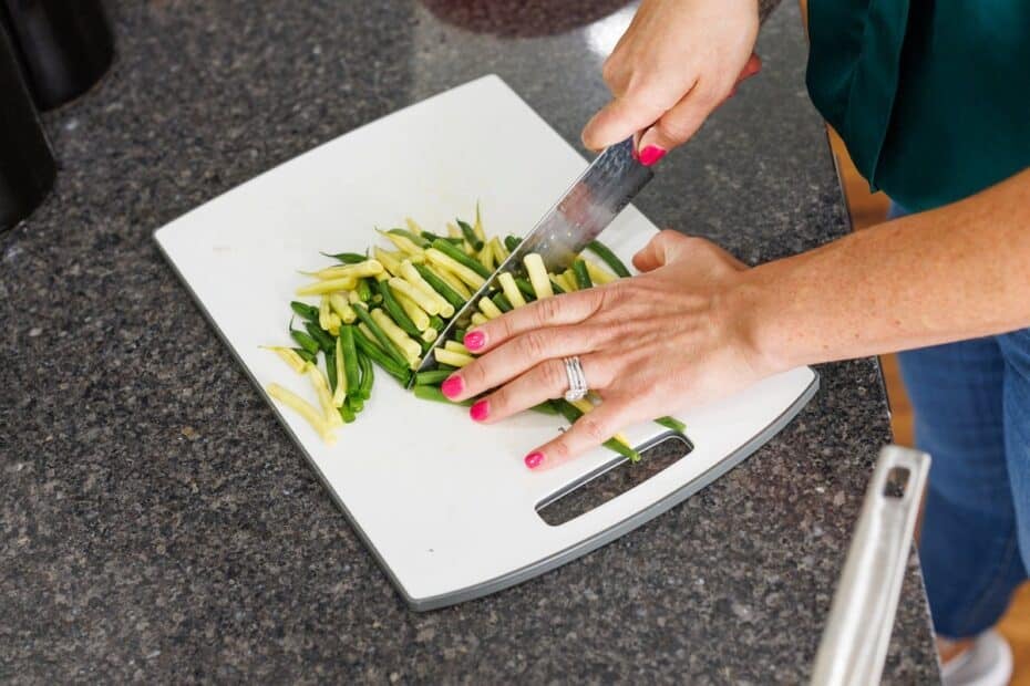 Zucchini and Green Bean Sauté - The Lemon Bowl®