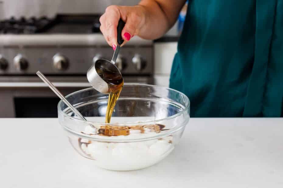 Make Ahead Fruit and Yogurt Protein Parfaits - The Lemon Bowl®